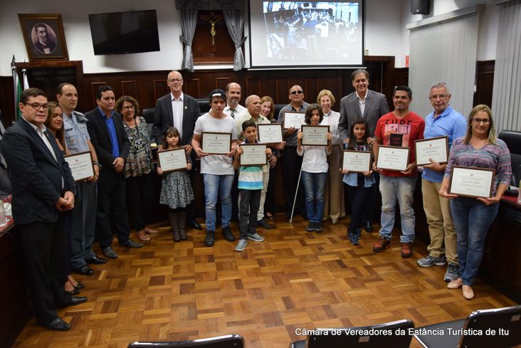 Câmara de Itu outorga Diploma Aluno Nota Dez | Itu.com.br